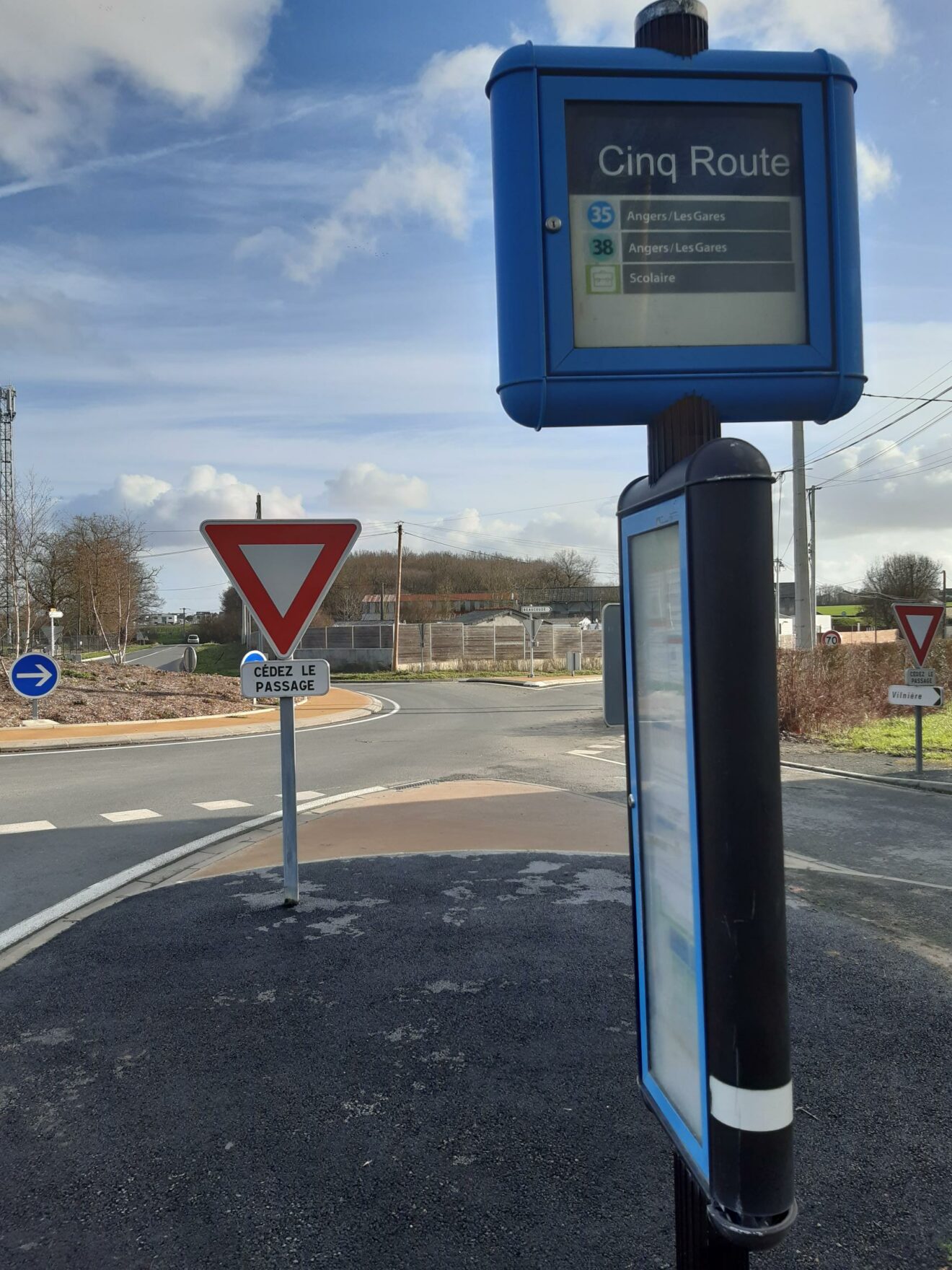 Nouvel arrêt de bus - Mairie de Saint Lambert la Potherie